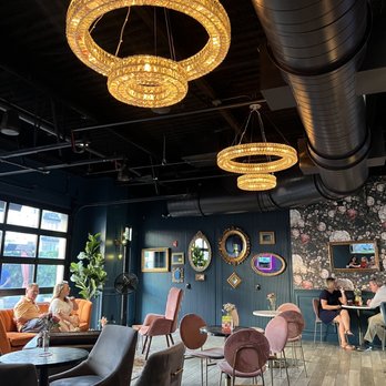 STELLAS ELIXIR LOUNGE - Updated July 2025 - 88 Photos & 54 Reviews ...