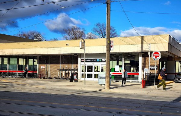 BATHURST SUBWAY STATION - Updated April 2026 - 90 Photos & 12 Reviews ...