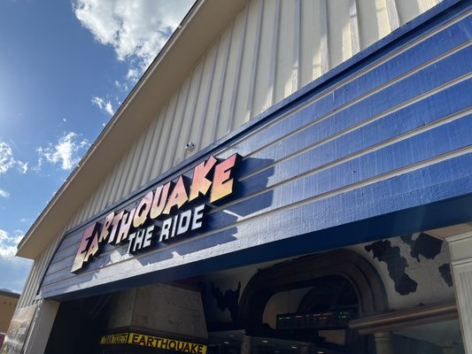 EARTHQUAKE THE RIDE - Updated October 2025 - 25 Photos & 85 Reviews ...