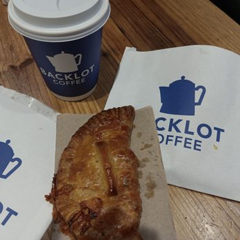 BACKLOT COFFEE - Updated August 2025 - 282 Photos & 186 Reviews - 2006 ...
