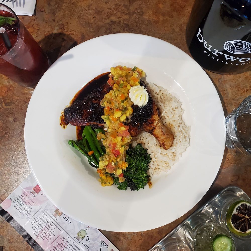 VERANDA - Updated December 2025 - 11 Photos - 2566 Flanders Avenue SW ...