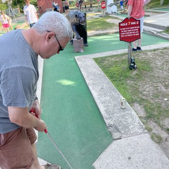 RED PUTTER MINI GOLF - Updated September 2025 - 26 Photos & 48 Reviews ...