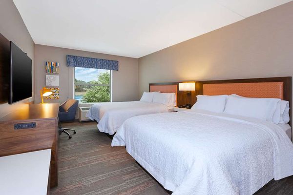 HAMPTON INN CAPE COD CANAL - Updated December 2025 - 146 Photos & 17 ...