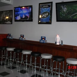 VILLAGE IDIOT PUB - Updated October 2025 - 215 Photos & 297 Reviews - 8 ...