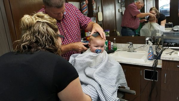 GORDON’S BARBER SHOP - Updated January 2026 - 22 Photos - 4918 Eastman ...