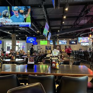 BOGIES BAR & GRILL - Updated April 2025 - 38 Reviews - 3305 Old Maple ...