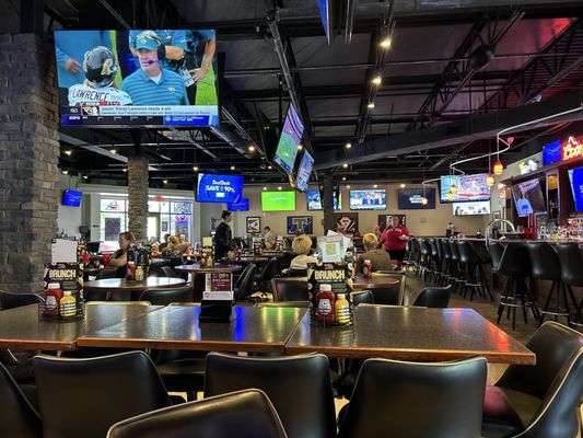 THE GOOD LIFE SPORTS BAR AND GRILL - Updated July 2025 - 72 Photos ...