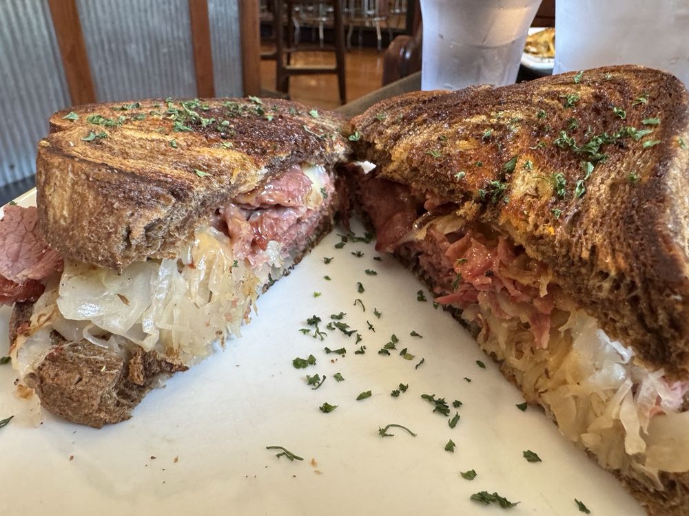 RED SHAMROCK - Updated December 2025 - 22 Photos & 16 Reviews - 21 Mill ...