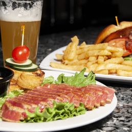 THE PINT HOUSE BAR AND GRILL - Updated December 2025 - 200 Photos & 266 ...