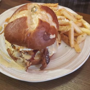 COWBELL BURGER & WHISKEY BAR - Updated August 2024 - 779 Photos & 842 ...