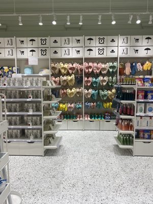 UNI-HOME LIFE - Updated May 2025 - 13 Photos - 1046 Chapel St, New ...