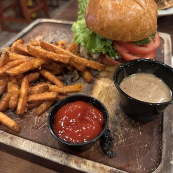 B2 BISTRO + BAR - Updated June 2025 - 177 Photos & 187 Reviews - 1250 ...