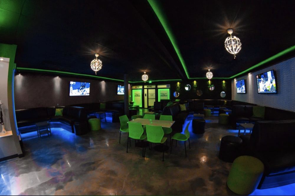 YAS LOUNGE - Updated December 2025 - 48 Photos & 26 Reviews - 9746 ...