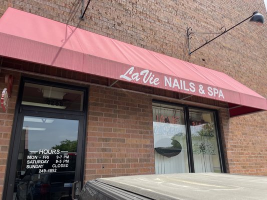 LA VIE NAILS & SPA - 35 Photos & 73 Reviews - 4268 E Towne Blvd ...