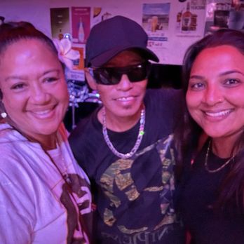 CHEZ SPORTS BAR & GRILL - Updated September 2024 - 307 Photos & 151 ...