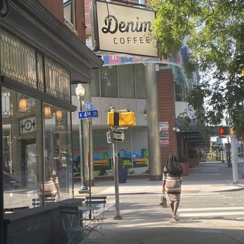 DENIM COFFEE - Updated July 2024 - 77 Photos & 47 Reviews - 401 Walnut ...