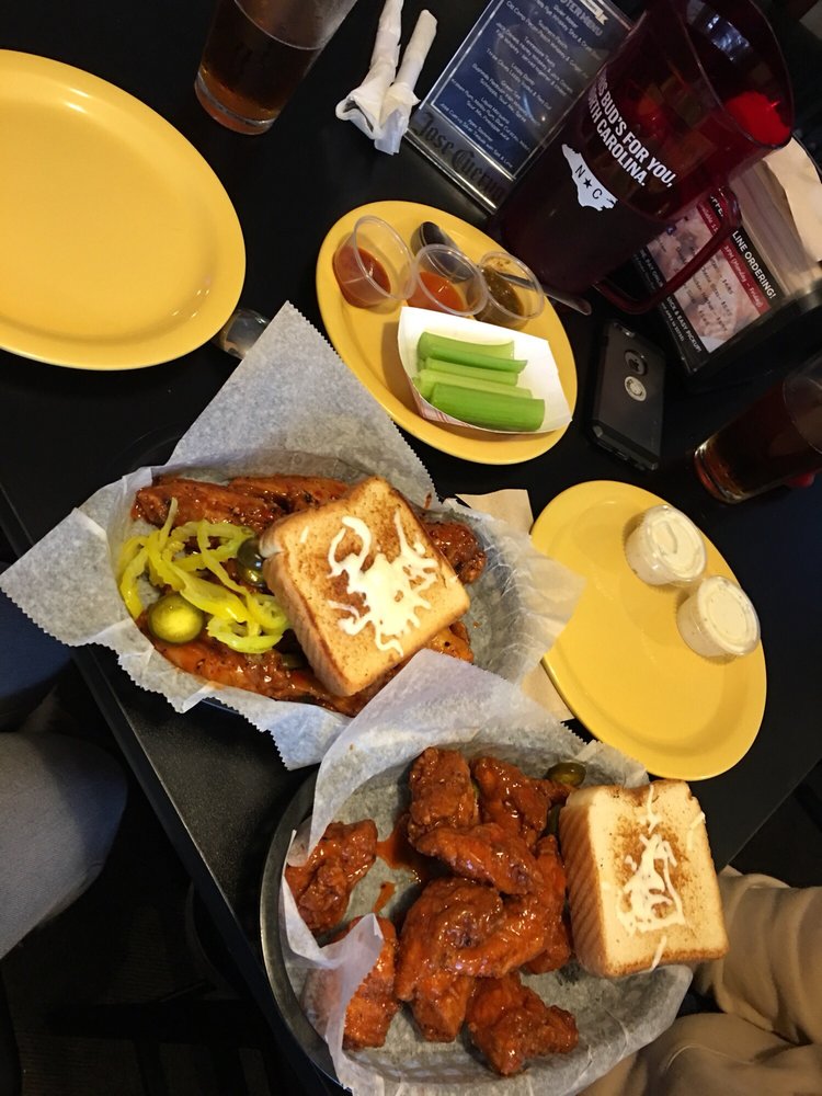 APEX WINGS - 97 Photos & 141 Reviews - Chicken Wings - 518 E Williams ...