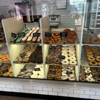 DONUT RUN - Updated May 2024 - 322 Photos & 196 Reviews - 6904 4th St ...