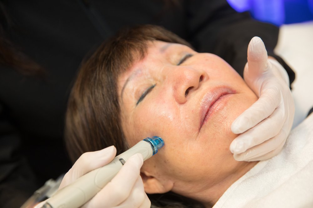 TOTAL GLOW - Updated September 2025 - 157 Photos & 148 Reviews - 1906 ...