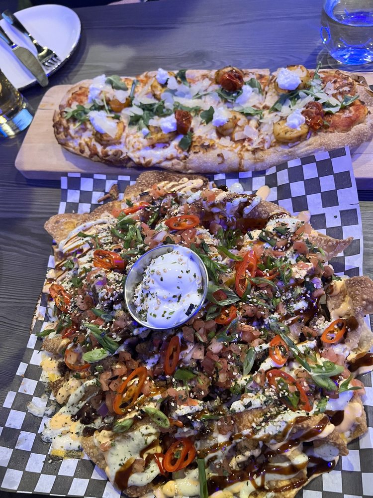 THE SOCIAL BAR & LOUNGE - Updated June 2025 - 32 Photos - 2460 Brock ...