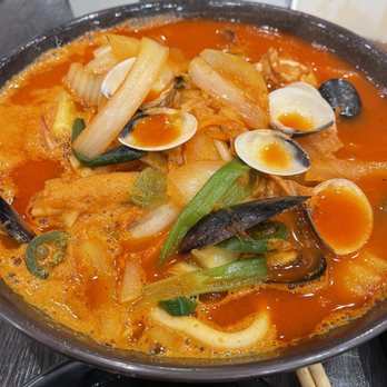 PAN HOLIC - Updated March 2024 - 69 Photos & 50 Reviews - 955 E Birch ...