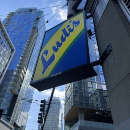 LUDI’S RESTAURANT & LOUNGE - Updated December 2024 - 1027 Photos & 428 ...