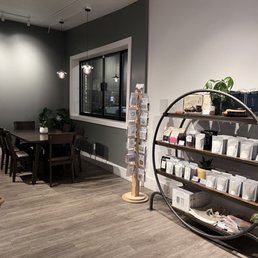 MACADONS - Updated July 2025 - 812 Photos & 419 Reviews - 826 S 3rd St ...