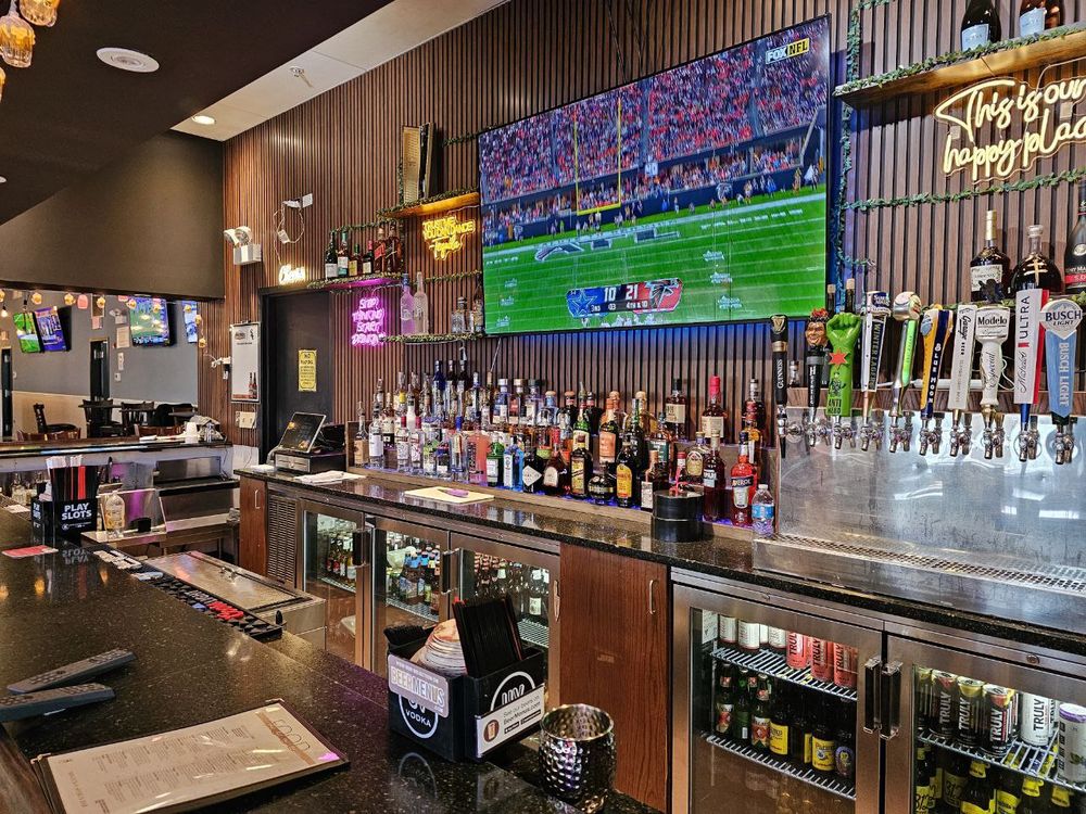 MINOOKA SPORTS BAR & GRILL - Updated June 2025 - 13 Photos - 106 Ridge ...