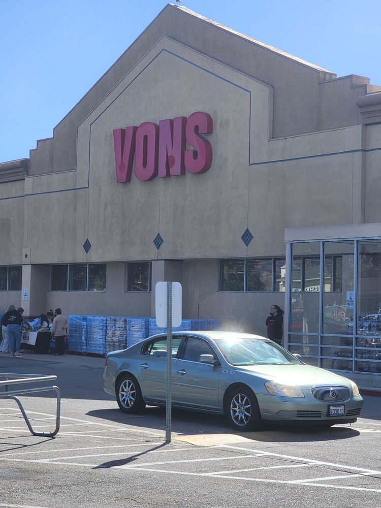 VONS - Updated May 2026 - 46 Photos & 48 Reviews - 576 W Main St, Santa ...