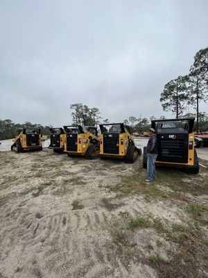 KELLY TRACTOR - FORT MYERS - Updated December 2025 - 14 Photos - 9651 ...