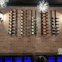 LADY R BISTRO - Updated December 2025 - 302 Photos & 186 Reviews ...