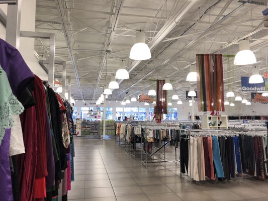 GOODWILL - 57 Photos & 52 Reviews - 1099 E Oakland Park Blvd, Oakland ...