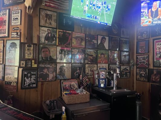 RUSTY SPUR SALOON - Updated December 2025 - 91 Photos & 71 Reviews ...