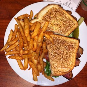 SNOQUALMIE CAFE & DELI - 10 Photos - 37500 SE North Bend Way ...
