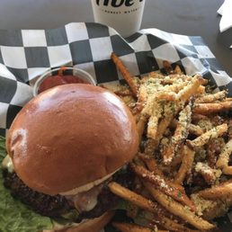 HONEST ABE’S BURGERS AND FREEDOM - 273 Photos & 524 Reviews - 840 N ...