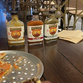 CRUST PIZZA CO. - HEDWIG VILLAGE - Updated January 2026 - 166 Photos ...