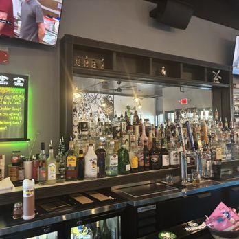 NAKIS PIZZA & BAR - Updated September 2025 - 20 Photos & 17 Reviews ...