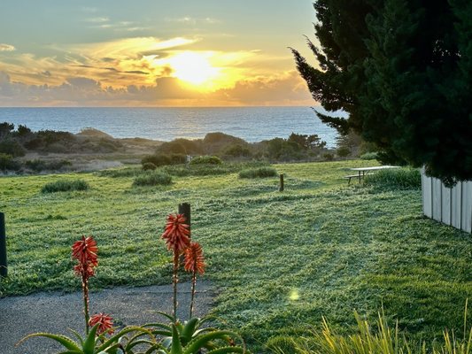 FORT ROSS LODGE - Updated September 2025 - 112 Photos & 149 Reviews ...