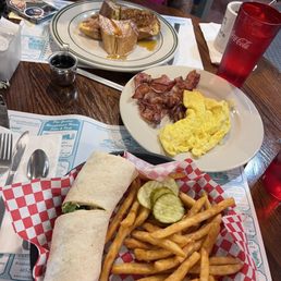 AIRPORT DINER - Updated December 2025 - 235 Photos & 376 Reviews - 2280 ...
