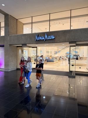 NEIMAN MARCUS - Updated April 2026 - 89 Photos & 114 Reviews - 2600 ...
