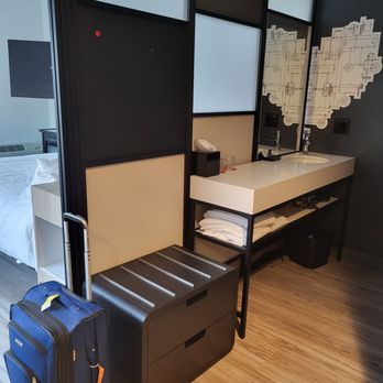 ALOFT KANSAS CITY COUNTRY CLUB PLAZA - Updated January 2026 - 51 Photos ...