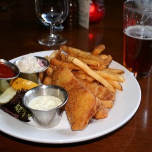 SHOT TOWER INN - 81 Photos & 105 Reviews - 390 Locust St, Dubuque, Iowa ...