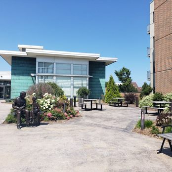 CUDAHY FAMILY LIBRARY - Updated December 2025 - 96 Photos - 3500 ...