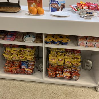 USO CENTER - NEWARK AIRPORT - Updated December 2025 - 31 Photos & 17 ...