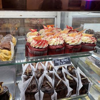 MODERN PASTRY SHOP - 3506 Photos & 2574 Reviews - 257 Hanover St ...