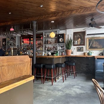 THE LION’S BAR & GRILL - Updated October 2024 - 99 Photos & 17 Reviews ...