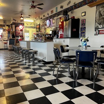 BURGER HUT - Updated October 2025 - 51 Photos & 106 Reviews - 3345 ...