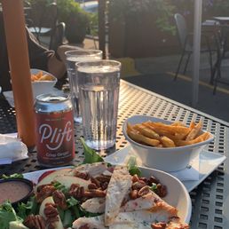 THE HOWE DAILY KITCHEN & BAR - Updated October 2025 - 358 Photos & 413 ...