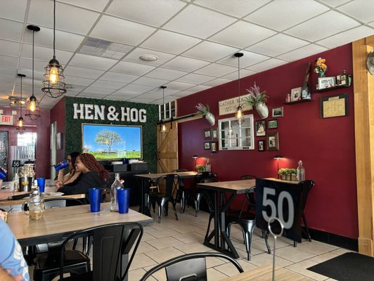 THE HEN & HOG - Updated October 2025 - 215 Photos & 137 Reviews - 221 W ...