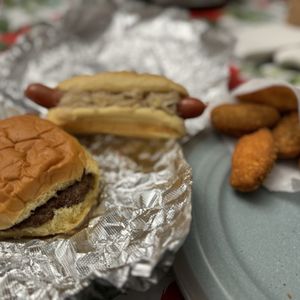 LOCAL BURGER - SAYVILLE - Updated October 2025 - 50 Photos & 19 Reviews ...